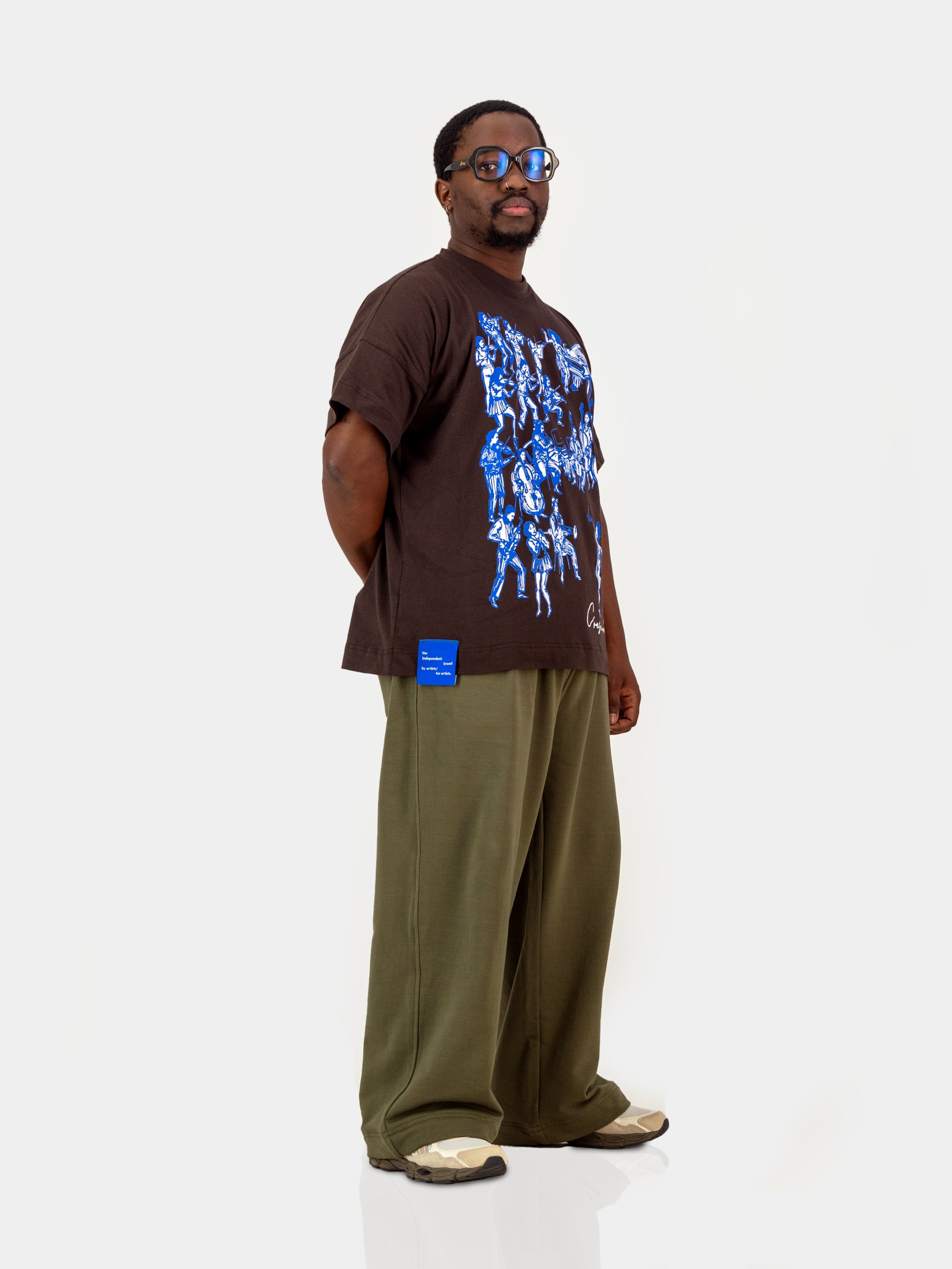 Crescendo Autograph Tee – Artclub and Friends